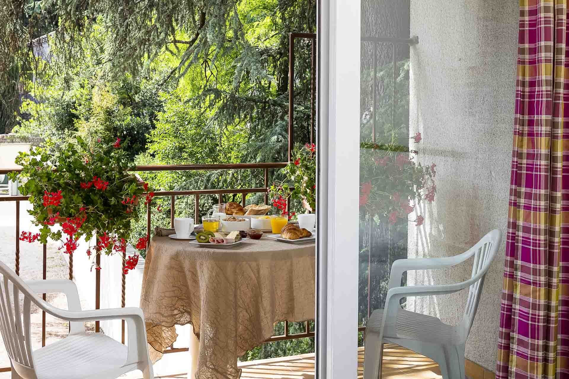 Les Cèdres: hôtel 3 étoiles et restaurant à Joyeuse en sud Ardèche